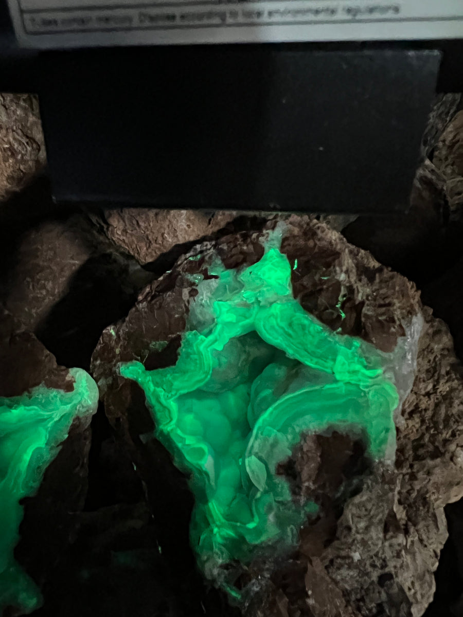 Geodes UV (closed), Mexico - 10 pounds* – RoughStone.Rocks LLC